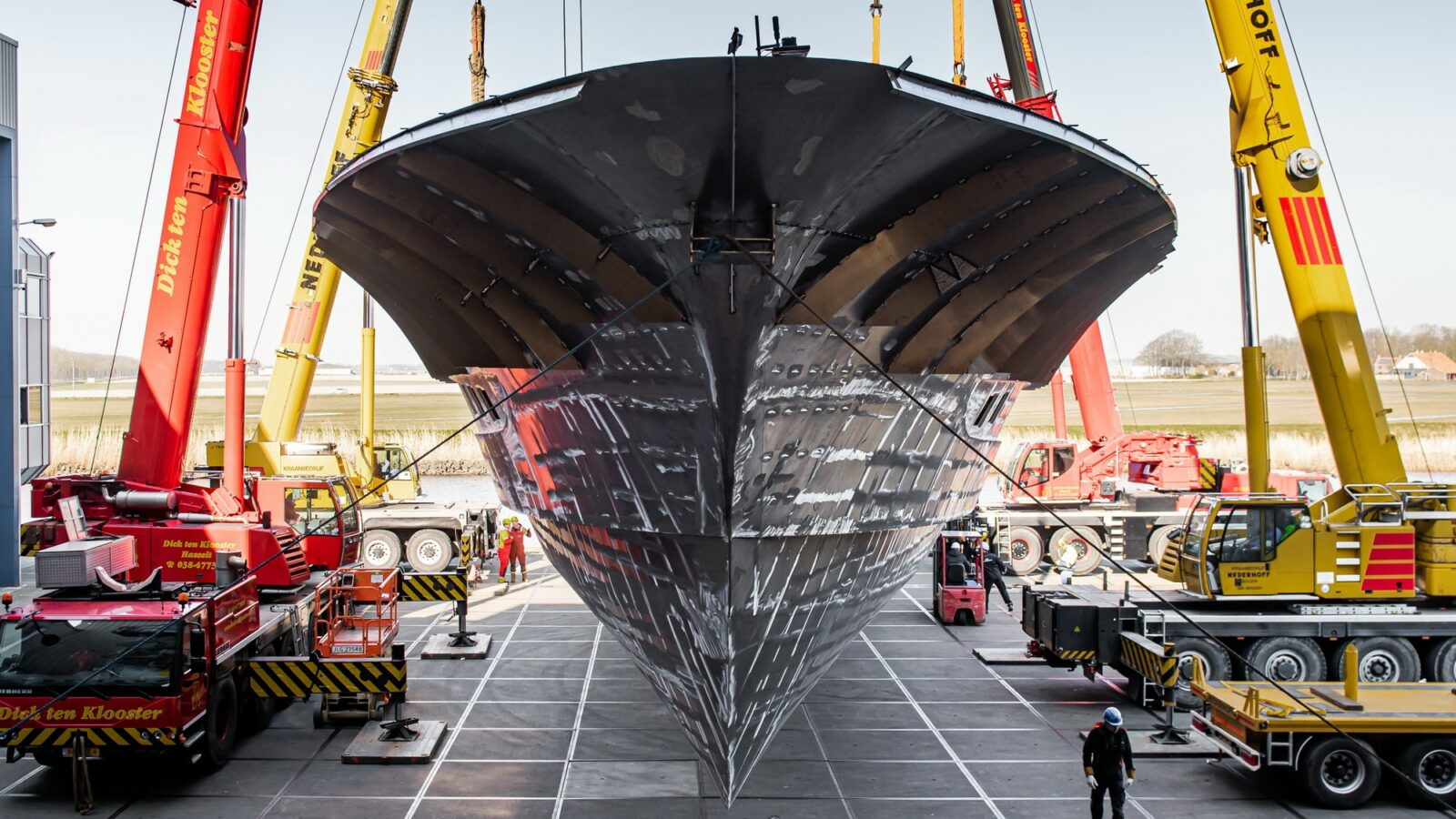 Royal Huisman üretimi dünyanın en büyük “Sportfish” yatı PROJECT 406 ...