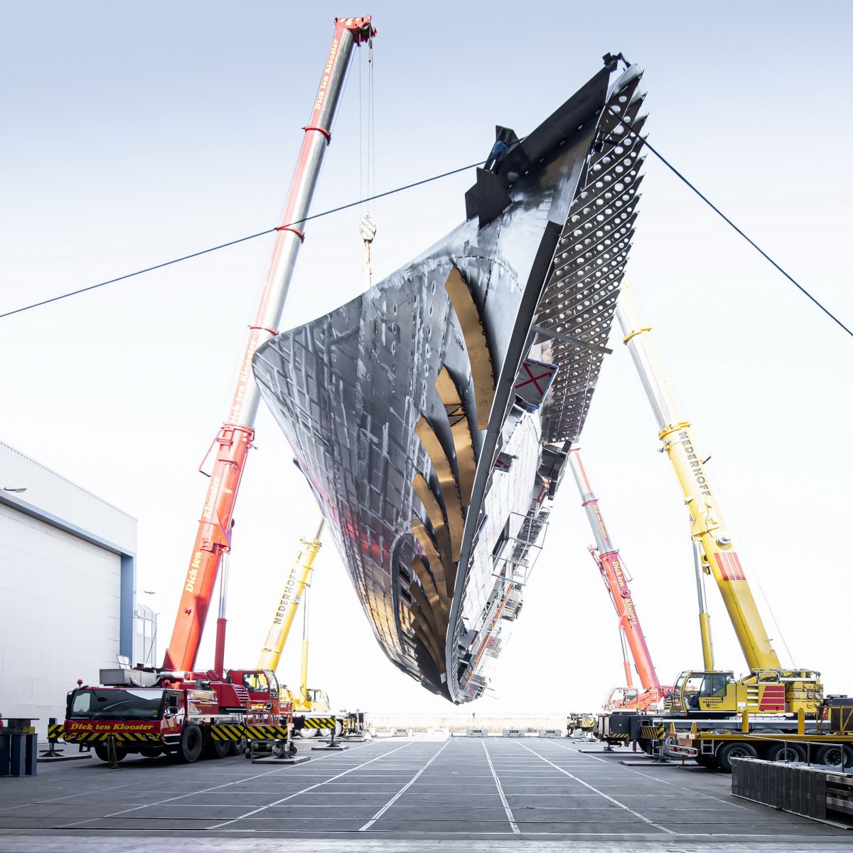 Royal Huisman üretimi dünyanın en büyük “Sportfish” yatı PROJECT 406 ...