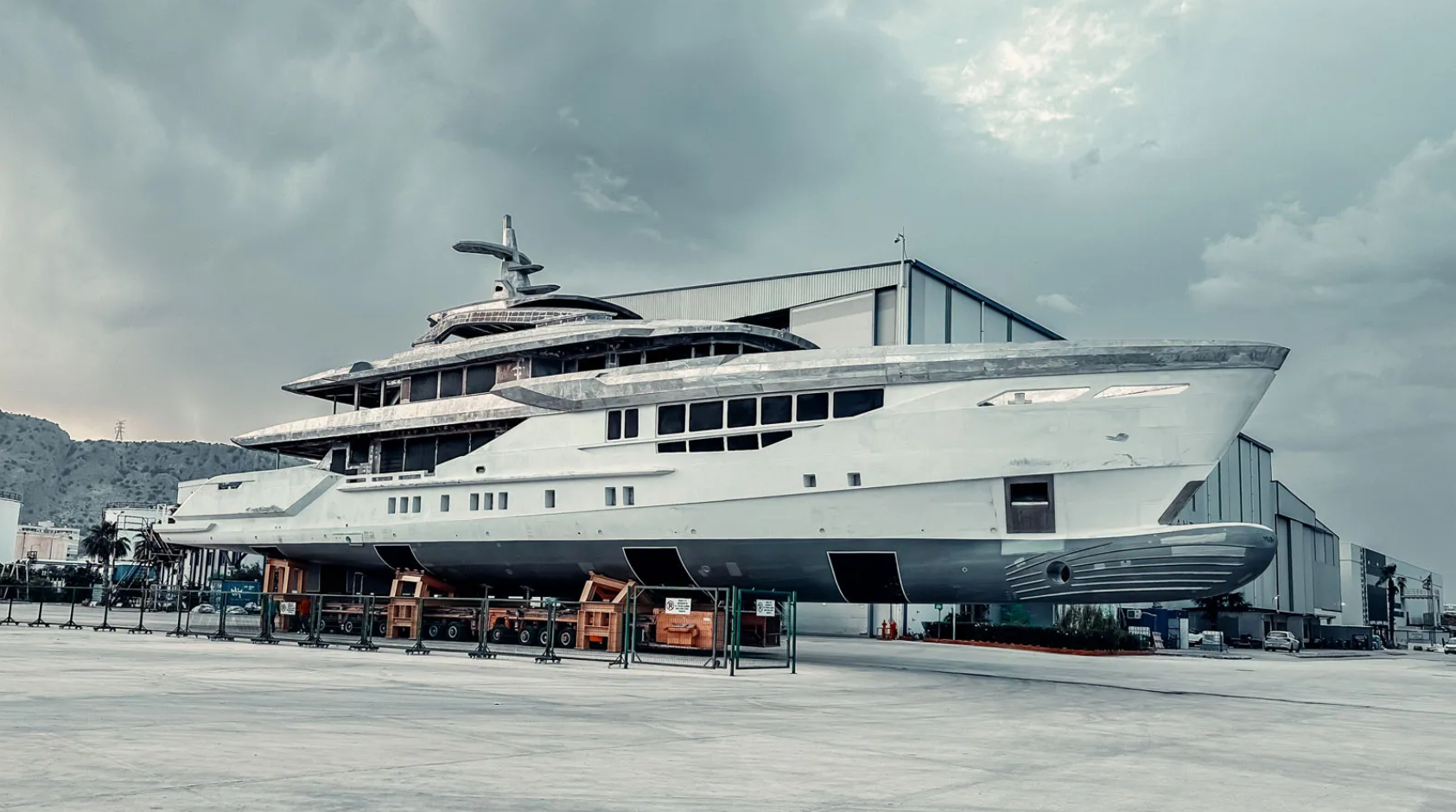 Bilgin Yachts üretimi 52 metrelik süper yat yenilenme için Antalya'ya ...
